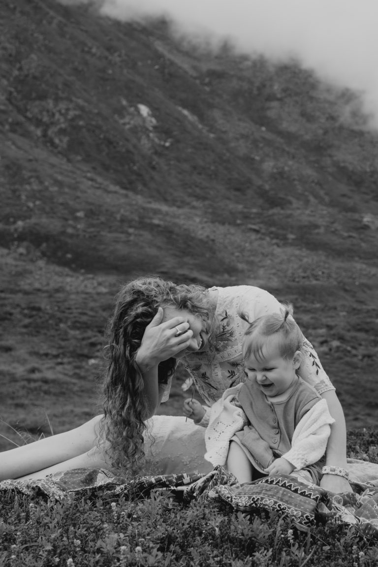 Hanna & Audrey| Hatcher Pass, Alaska with Mama & Babe - Erin Wheat Co.