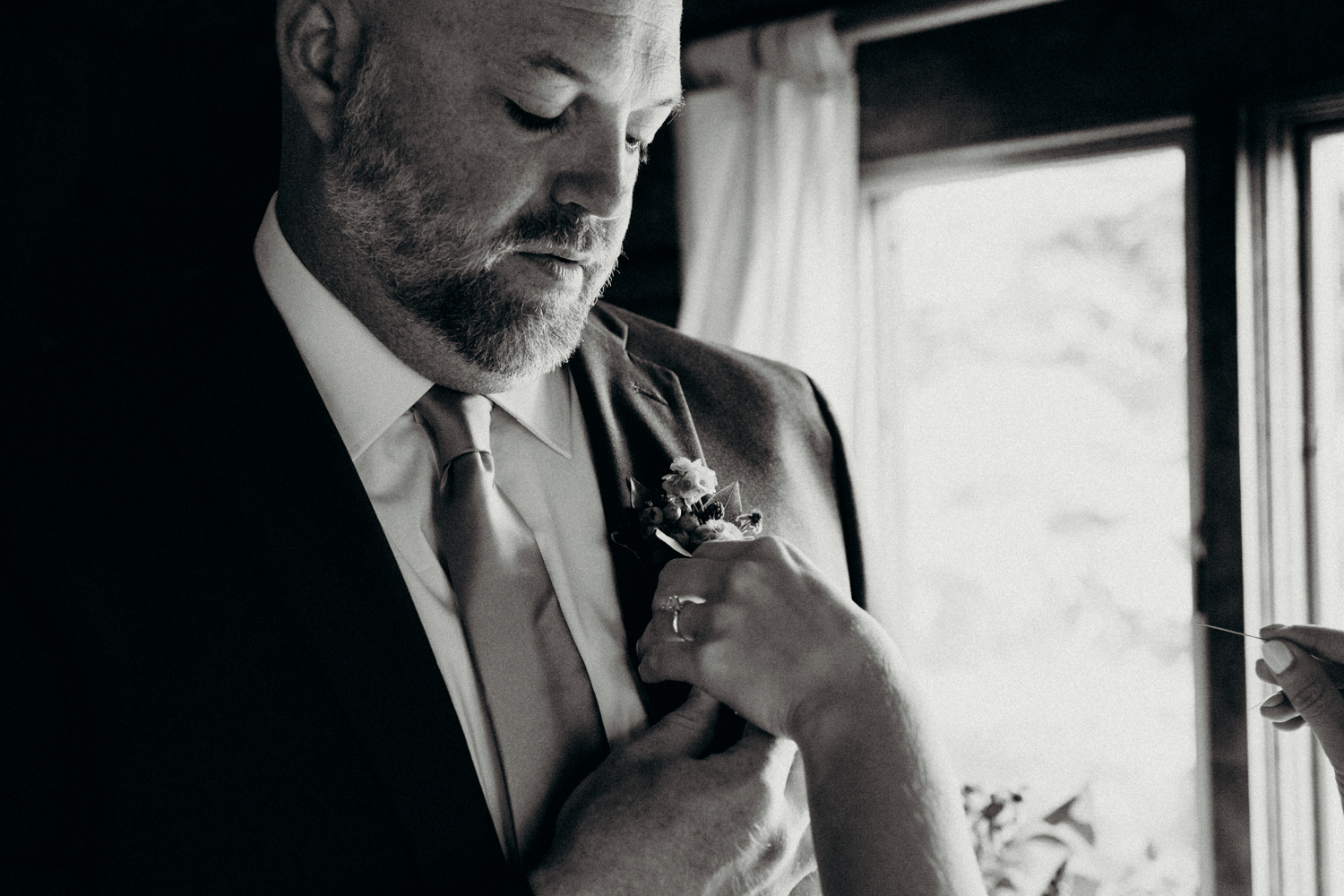 Summer Elopement at The Wedding Tree | Halley & Chris - Erin Wheat Co.