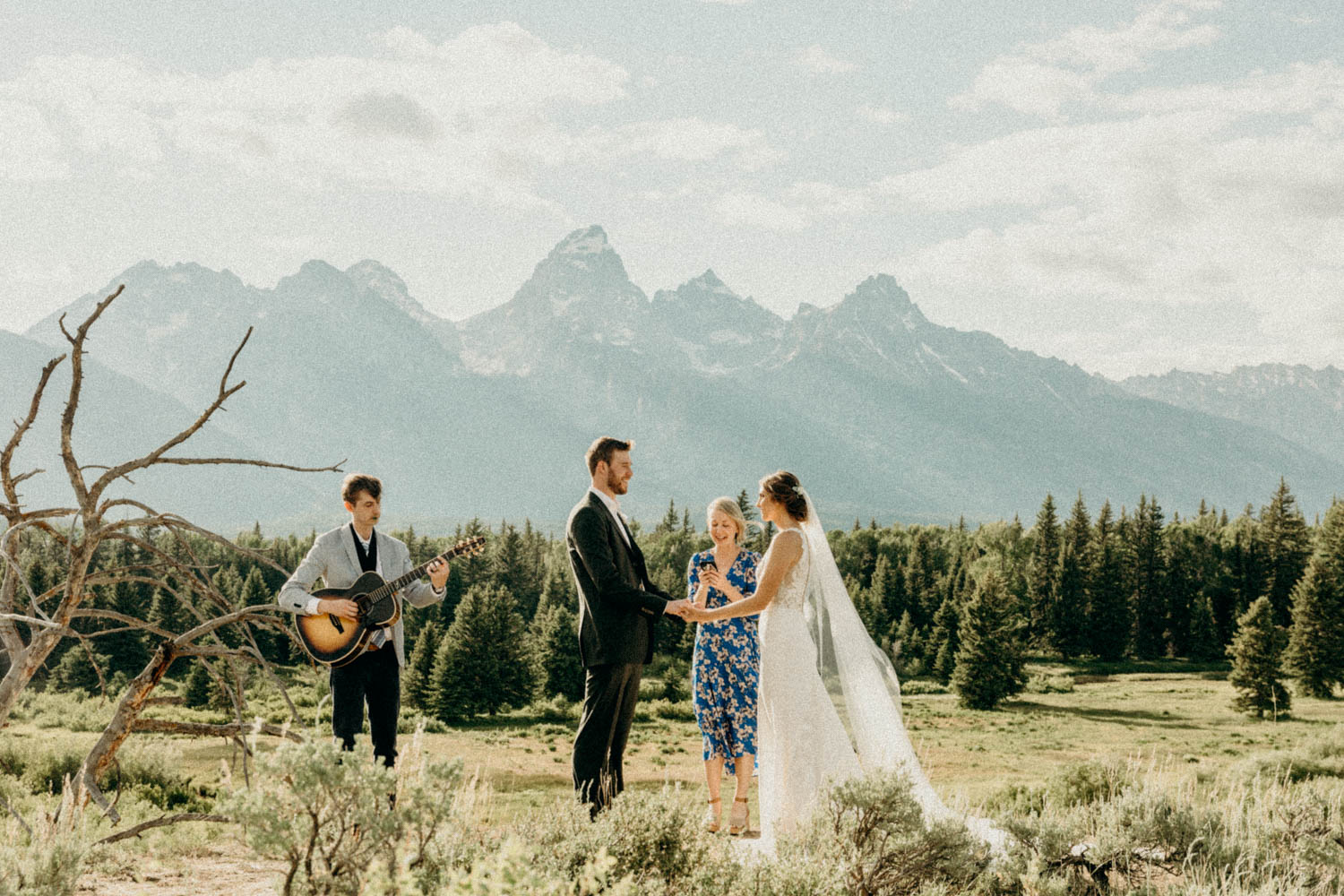Windy Point Turnout Elopement | Ashley & Scott - Erin Wheat Co.