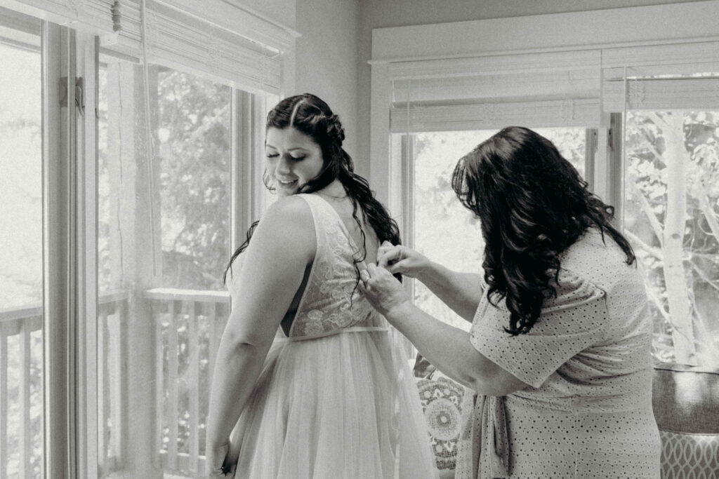 Mountain View Turnout Elopement | Breanna & Jacob - Erin Wheat Co.